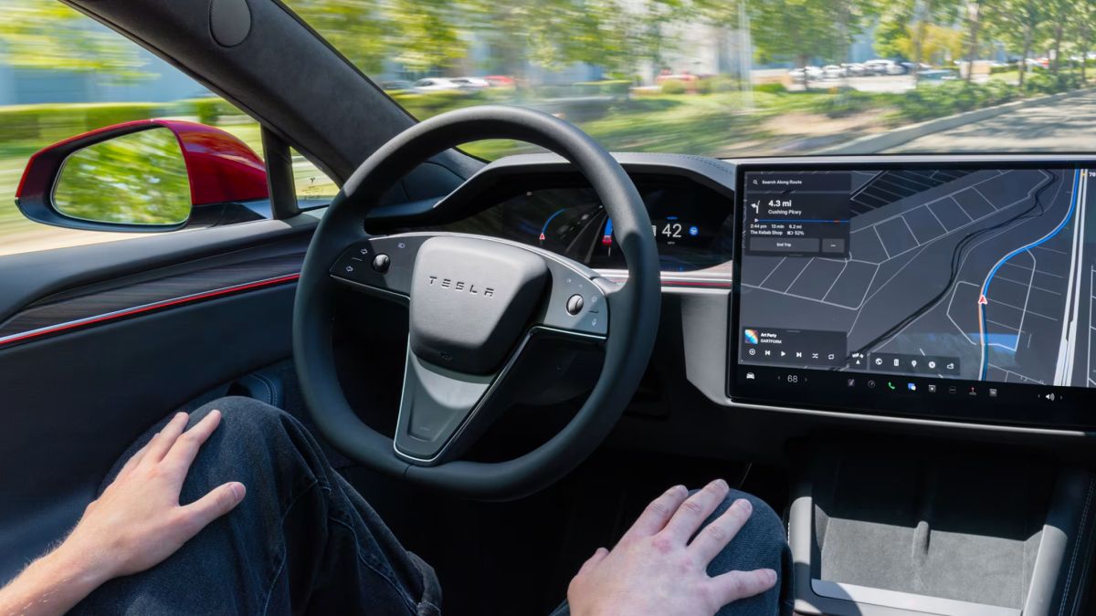 В ходе обновления RGB-подсветка добралась до Tesla Model S и Model X