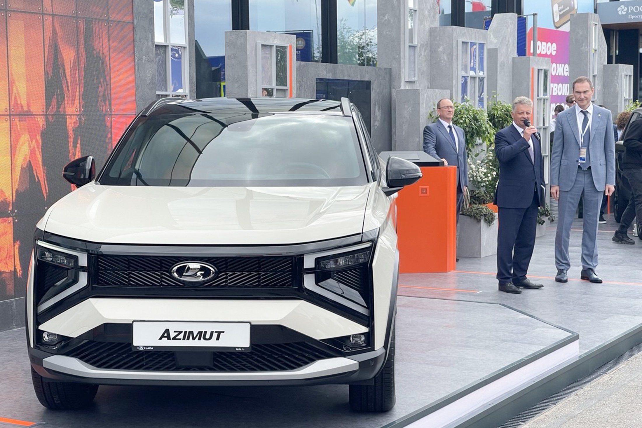 Глава «АвтоВАЗа» объяснил, почему новый кроссовер назвали Lada Azimut