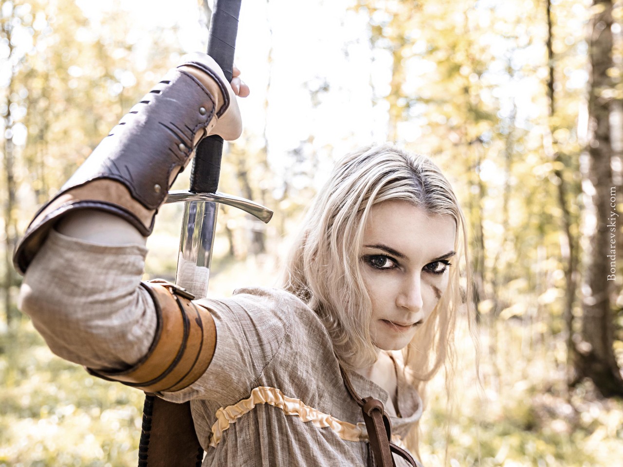 Прекрасная Елена Винн с Косплеем на Цириллу