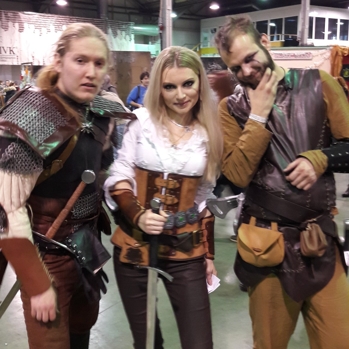 Прекрасная Елена Винн с Косплеем на Цириллу