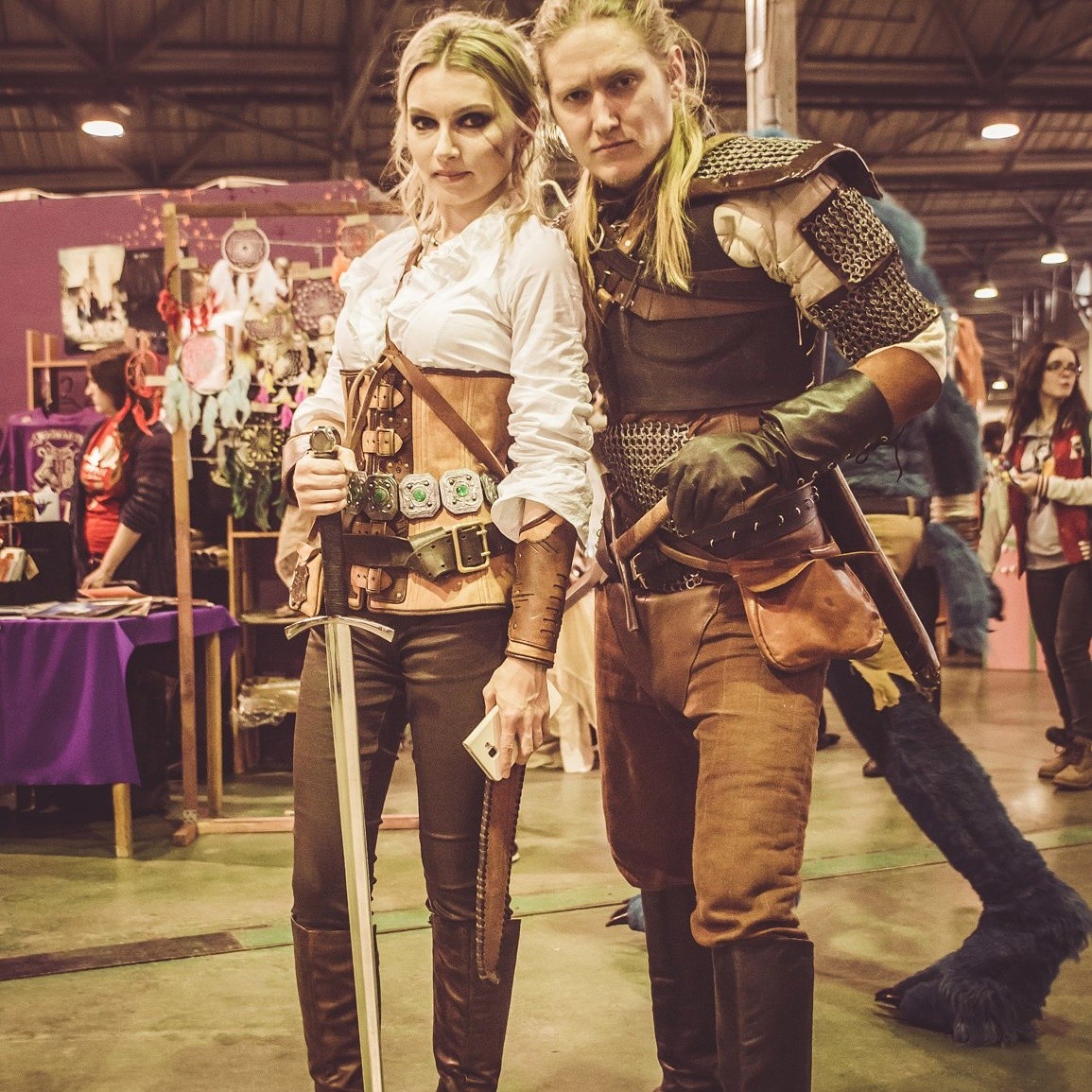 Прекрасная Елена Винн с Косплеем на Цириллу